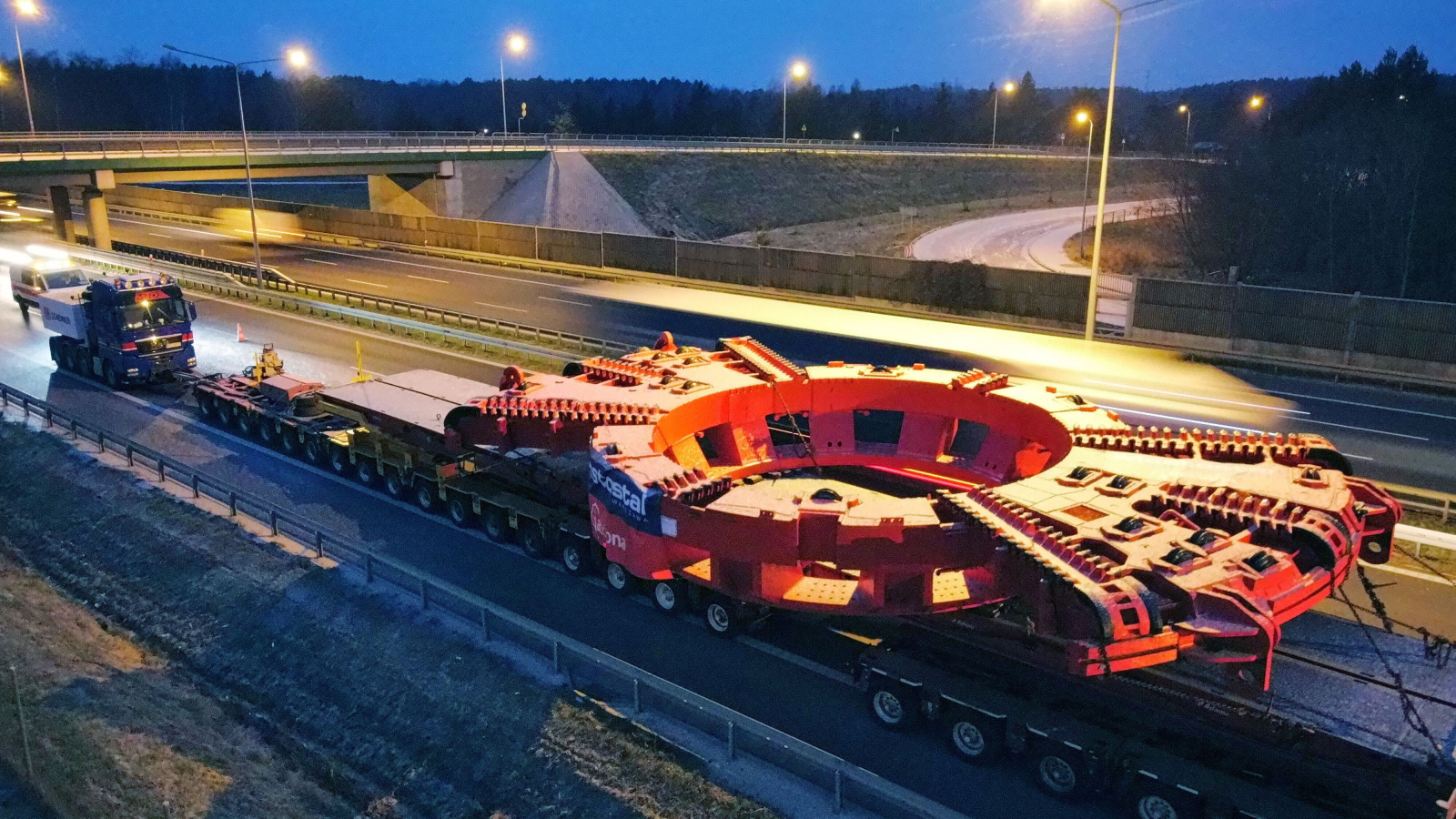 Transport maszyny TBM - utrudnienia drogowe - Info&Tips