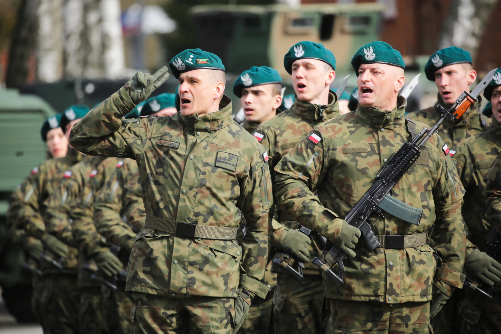 Szef MON: zachęcam do wstąpienia do Wojska Polskiego - Info&Tips